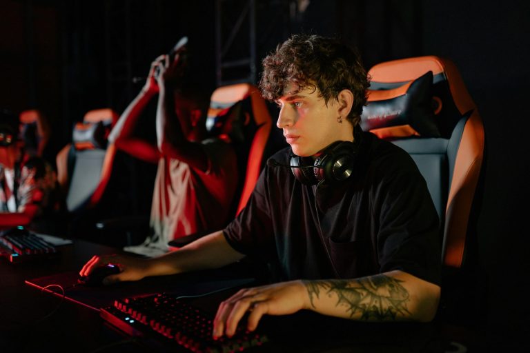 How to Become a Professional Valorant Player: Your Ultimate Guide for ...